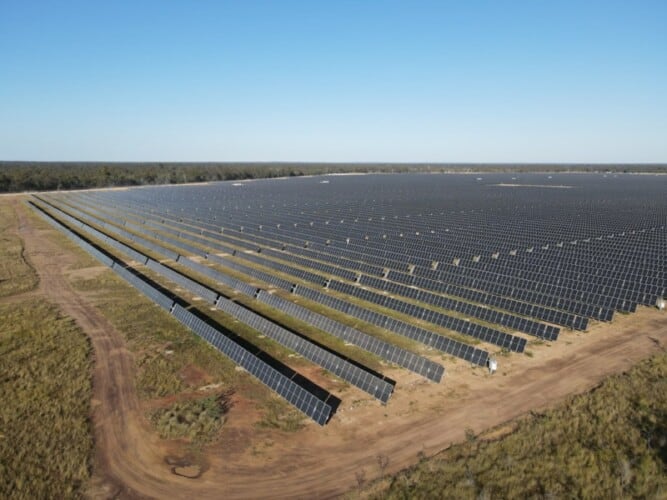 Major milestone for Australia’s largest solar farm - Utility Magazine