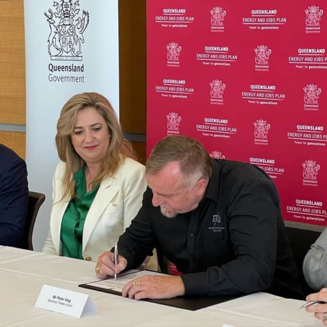 Stakeholders sign QLD’s world-first energy charter - Utility Magazine